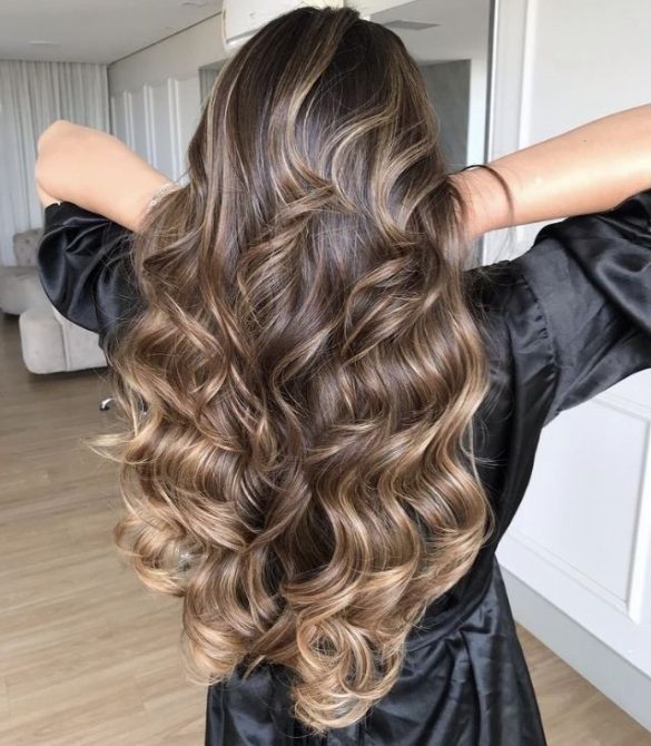 Inspiratie pentru coafuri elegante pentru par lung