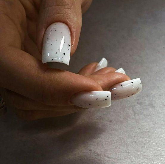 Unghii Alb Laptos | Nuanta preferata pentru manichiuri cu gel