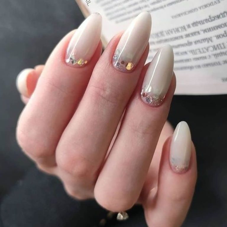 Unghii Alb Laptos | Nuanta preferata pentru manichiuri cu gel